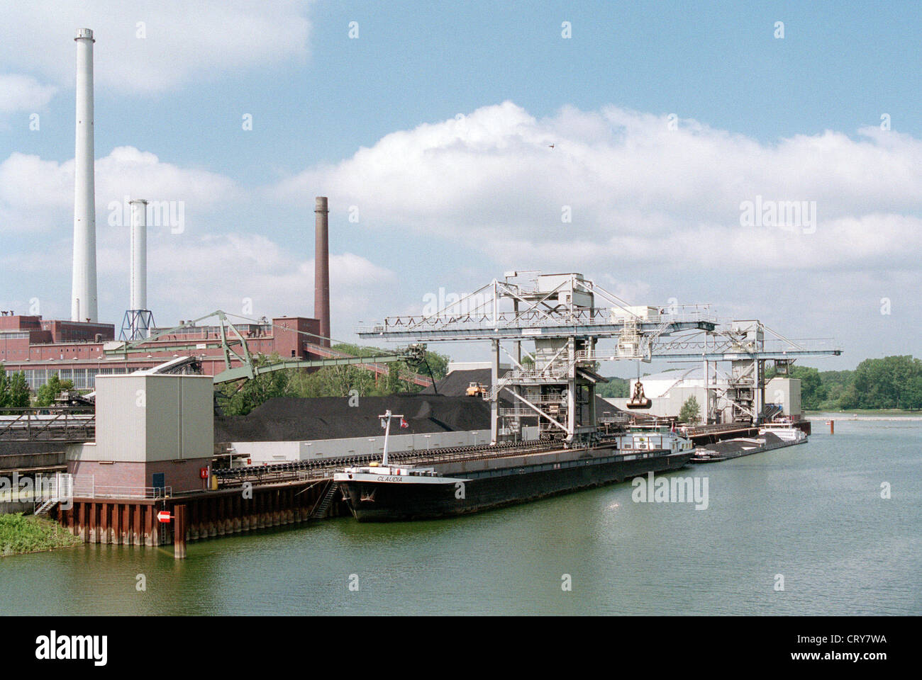 Coal unloading hi-res stock photography and images - Alamy