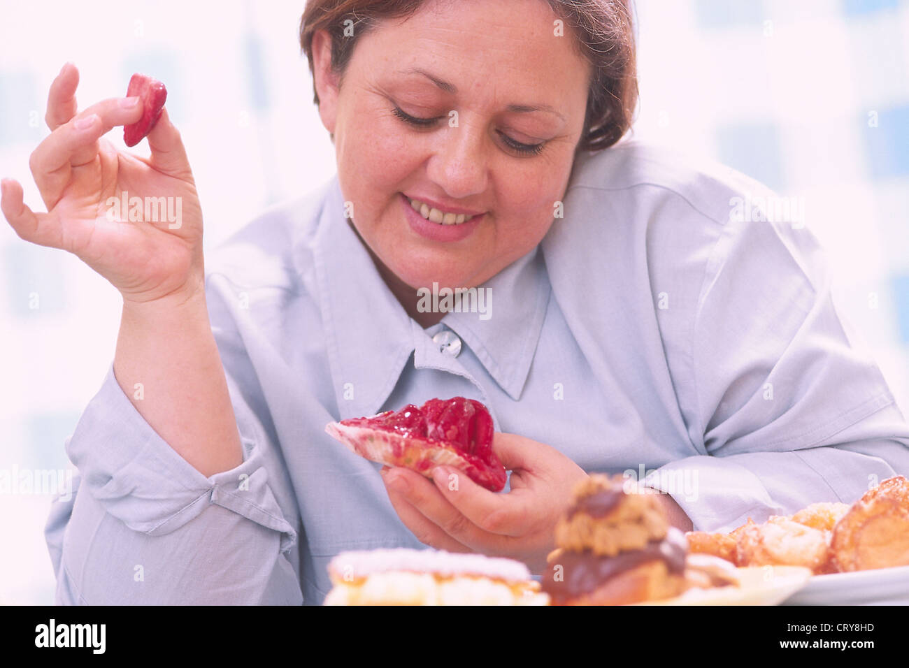 Enormous cake hi-res stock photography and images - Alamy