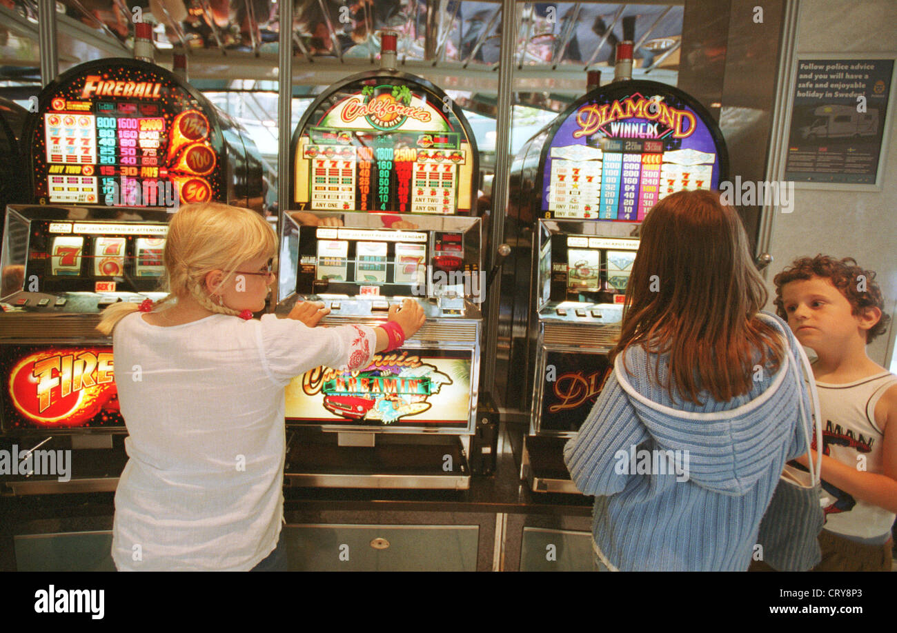 Children playing machines hi-res stock photography and images - Alamy
