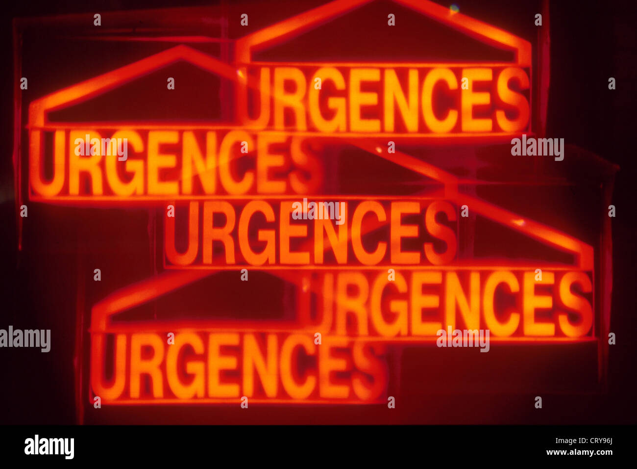 EMERGENCY WARD SIGNPOST Stock Photo - Alamy