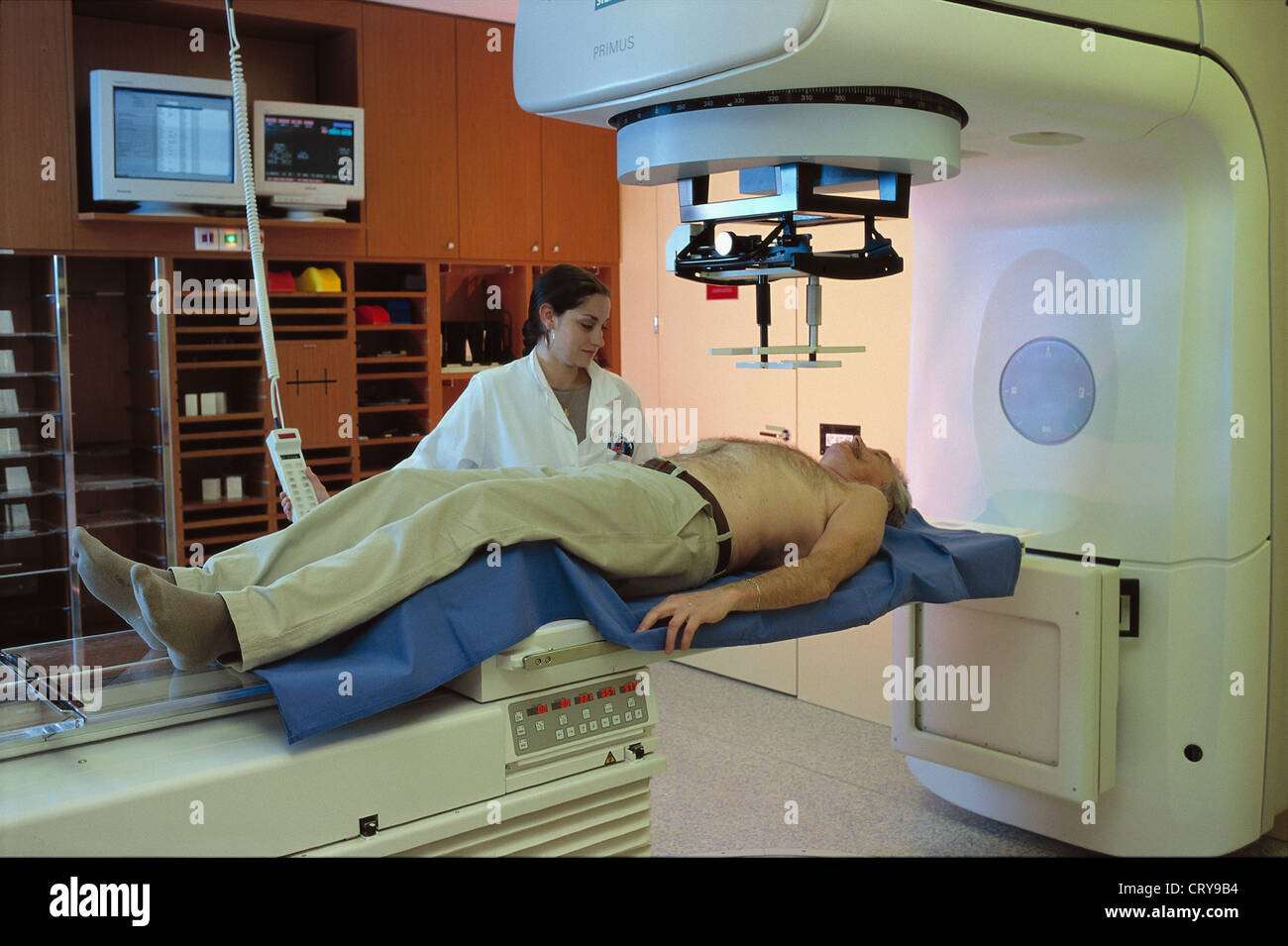 Radiotherapy lung hi-res stock photography and images - Alamy