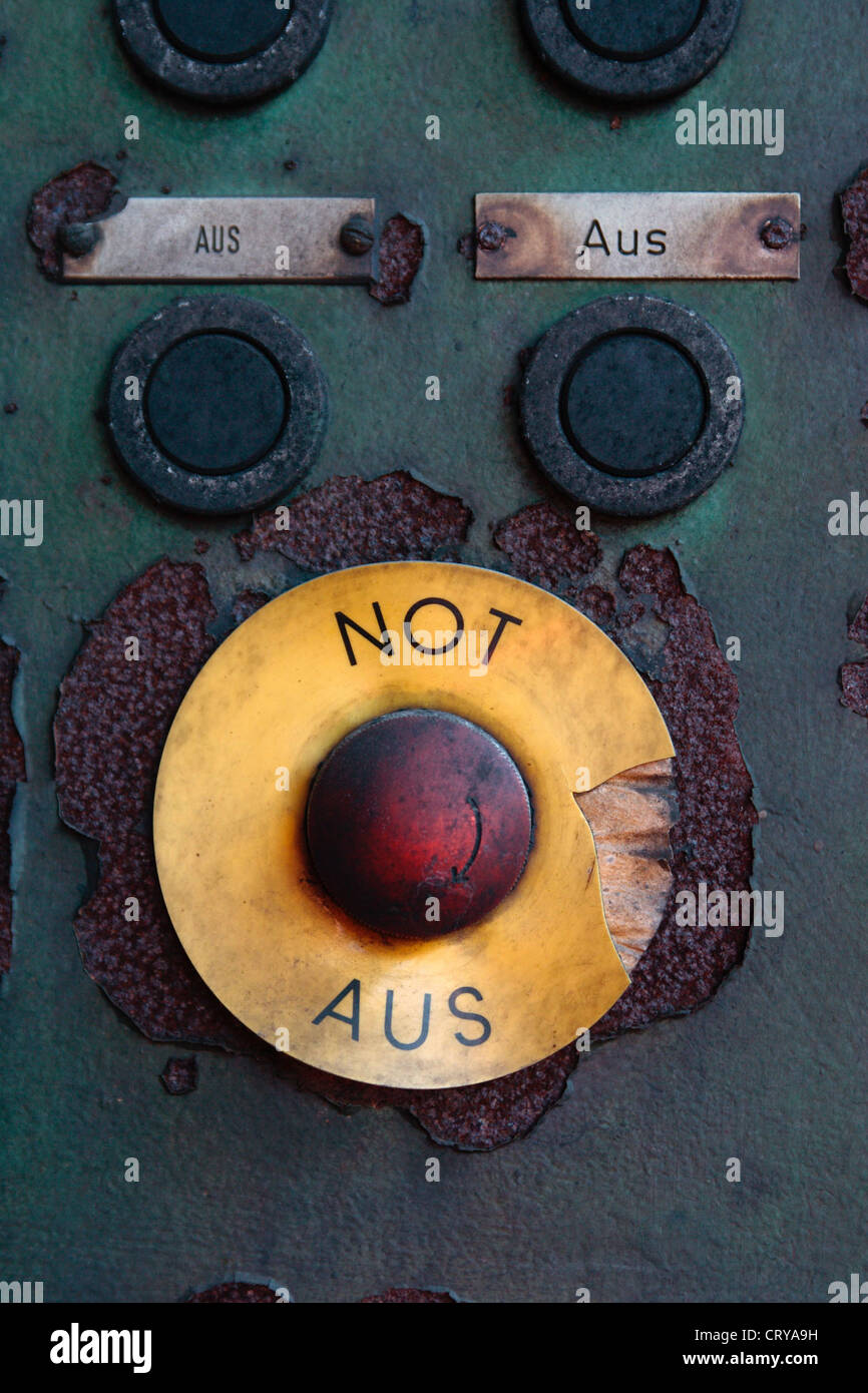 EMERGENCY STOP button Stock Photo - Alamy