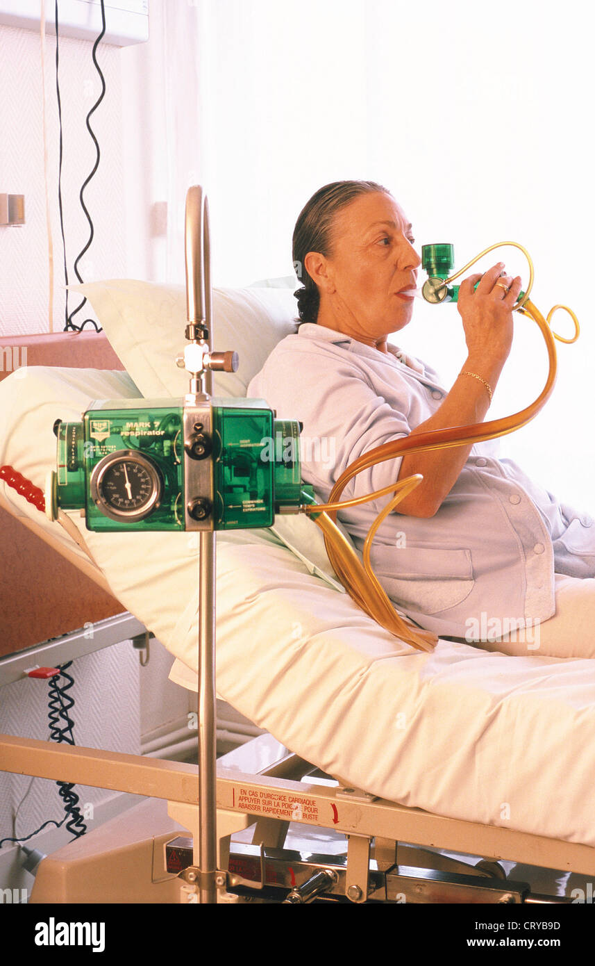 Therapeutic oxygen system hi-res stock photography and images - Alamy