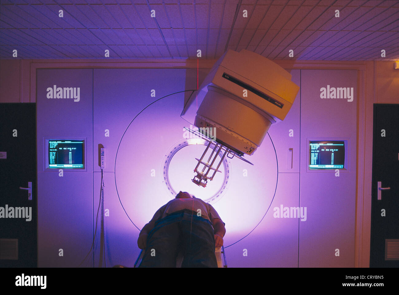 External beam radiotherapy hi-res stock photography and images - Alamy