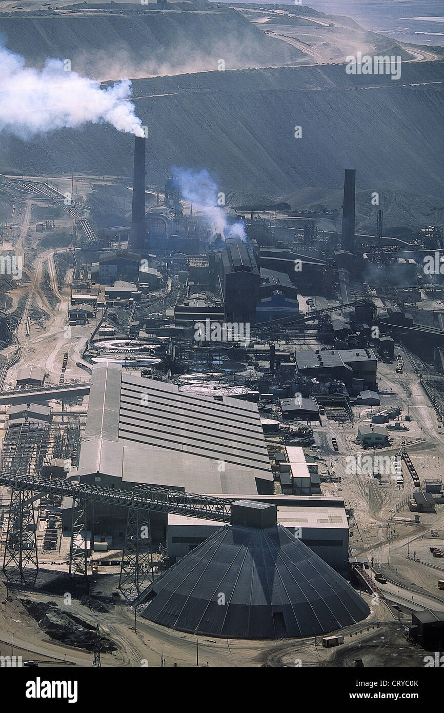 Factories polluting atmosphere hi-res stock photography and images - Alamy