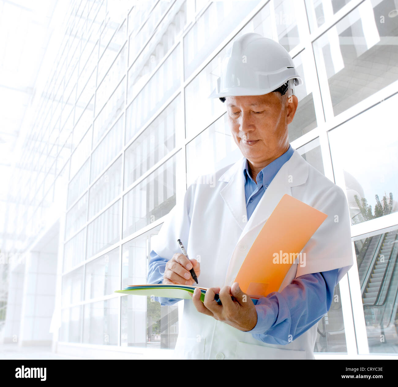 asian senior engineer Stock Photo - Alamy