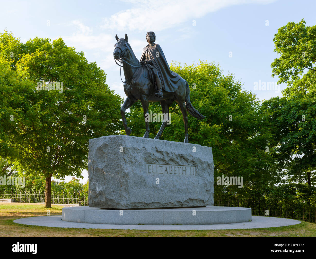 Bronze Statue Queen Elizabeth Ii High Resolution Stock Photography and ...