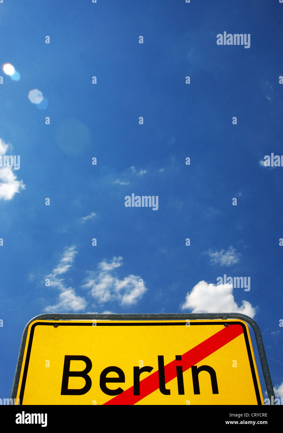 Exit sign berlin hi-res stock photography and images - Alamy