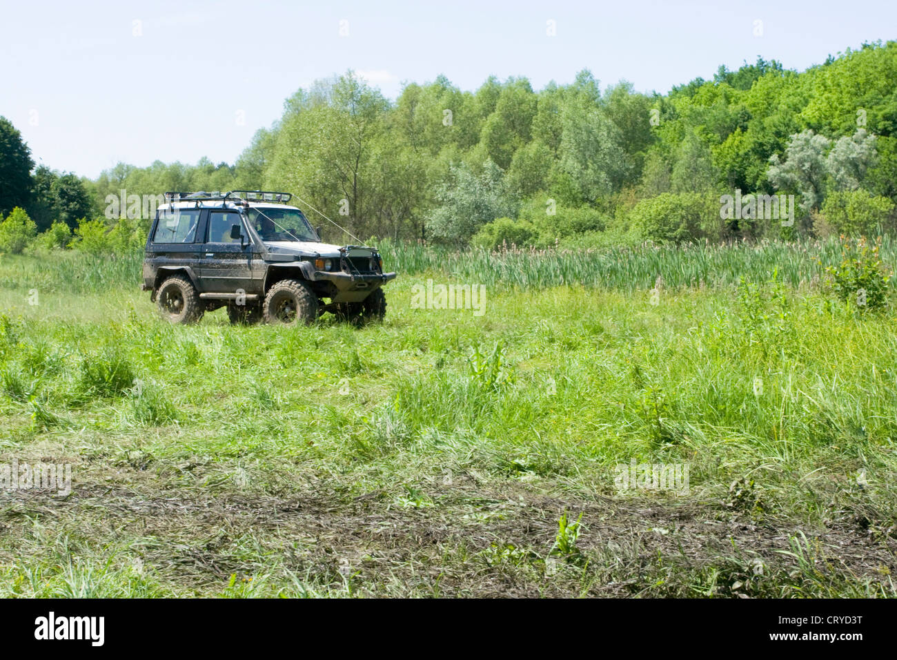 Suv car on dirt hi-res stock photography and images - Alamy