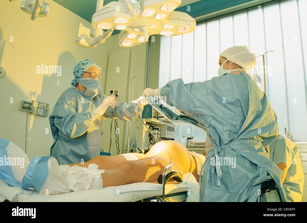 Operating theater cesarean section hi-res stock photography and images ...