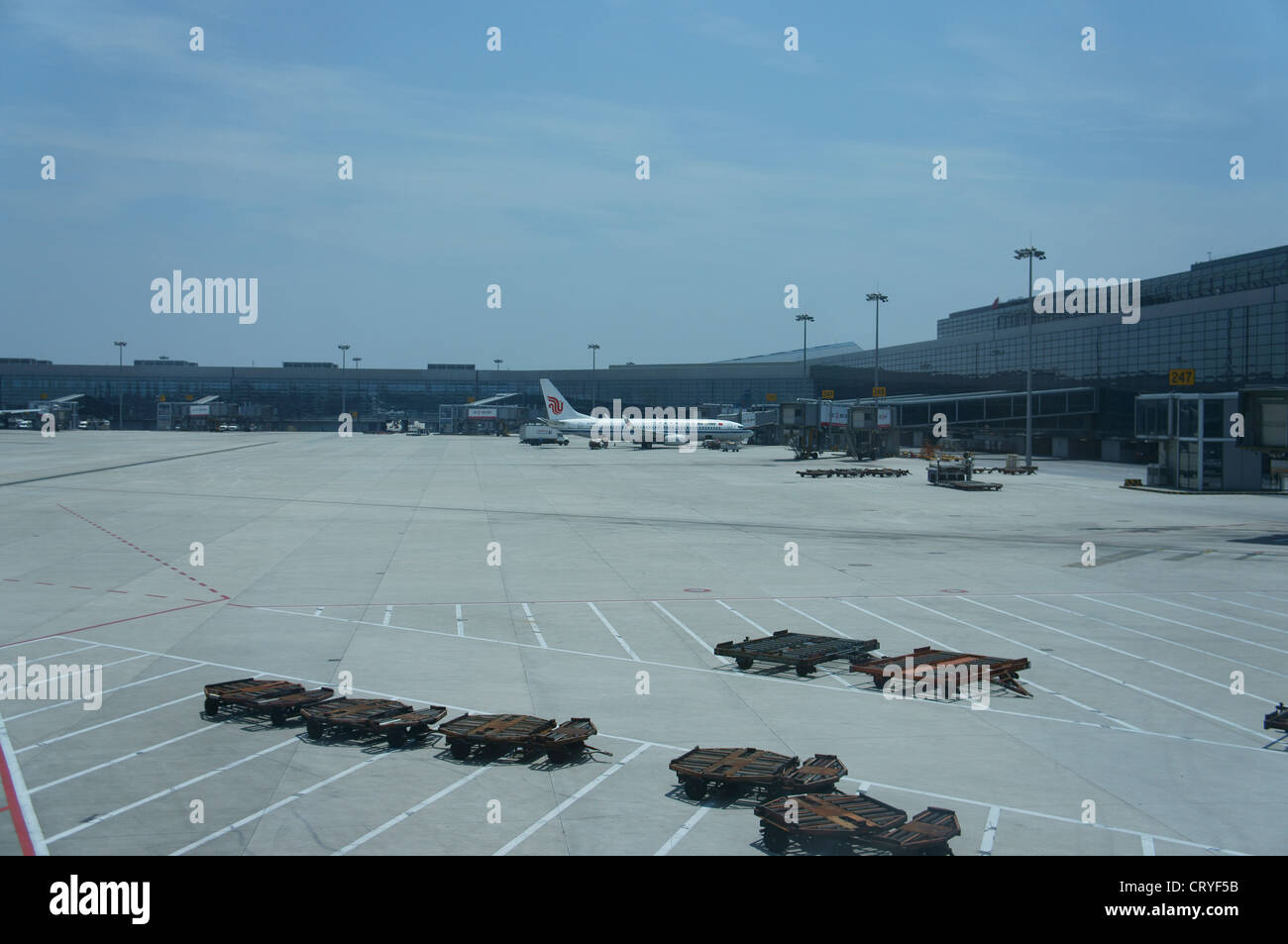 Shanghai hongqiao airport hi-res stock photography and images - Alamy