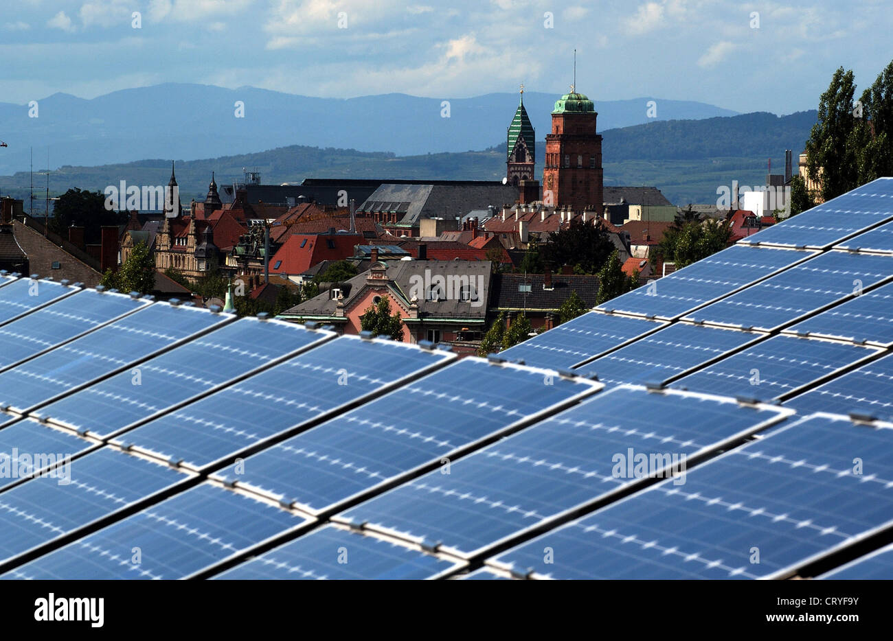Solar power plant in city hi-res stock photography and images - Alamy