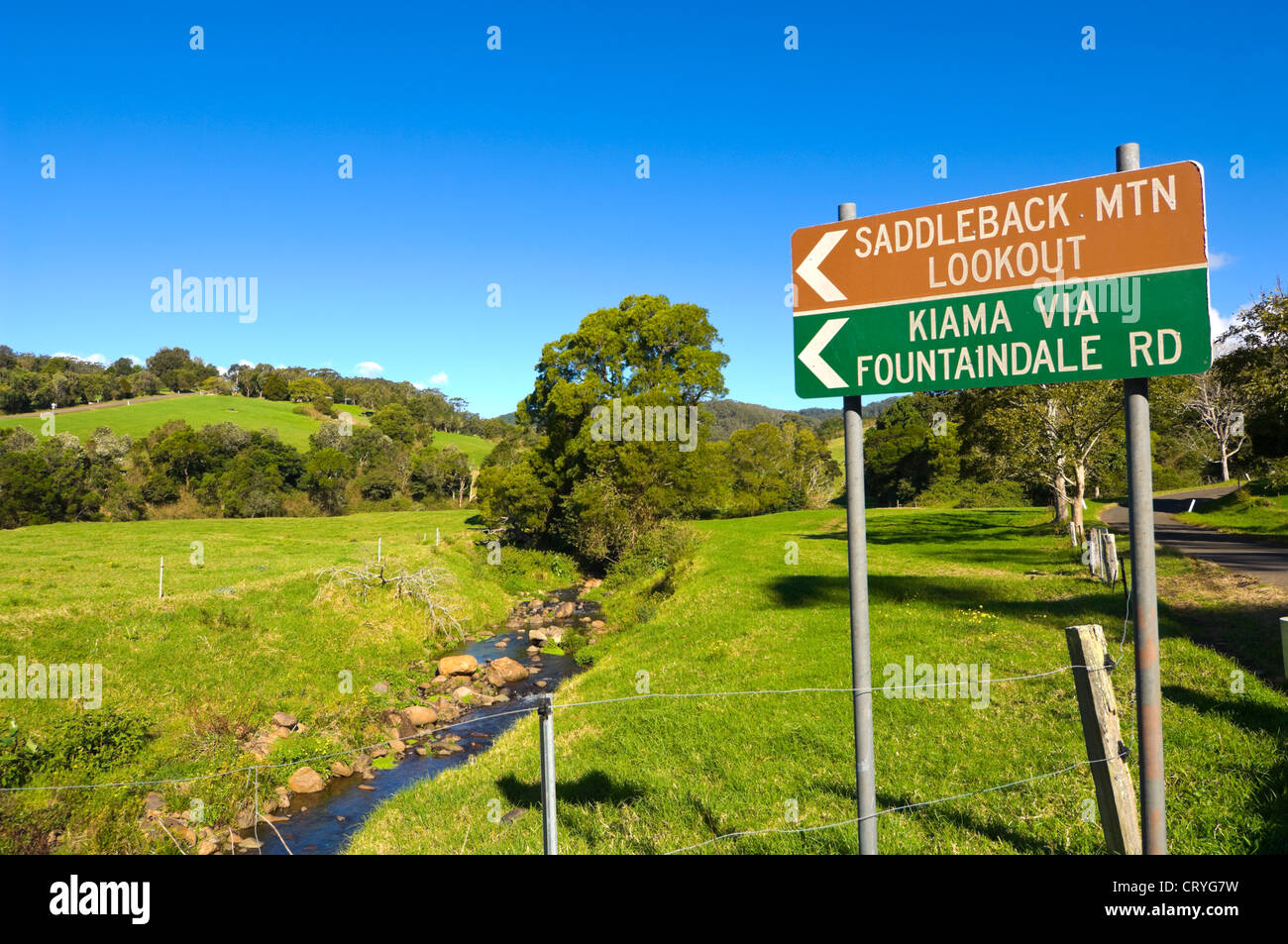 Road Sign pointing to Saddleback Mountain Lookout, New South Wales ...