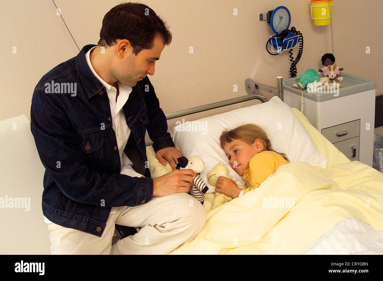 CHILD HOSPITAL PATIENT Stock Photo - Alamy