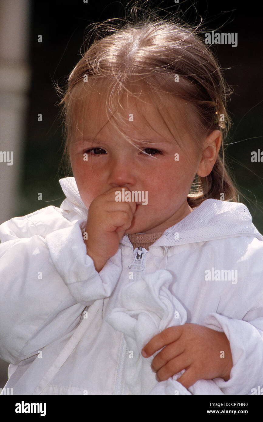 Sucking thumbs hi-res stock photography and images - Alamy