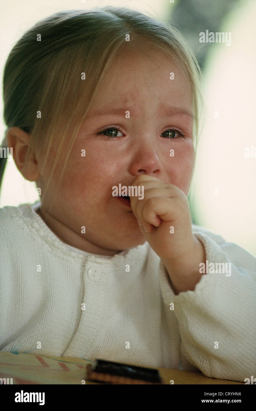 Thumbs suck hi-res stock photography and images - Alamy