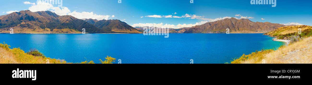 Lake Hawea in New Zealand. Panorama Stock Photo - Alamy