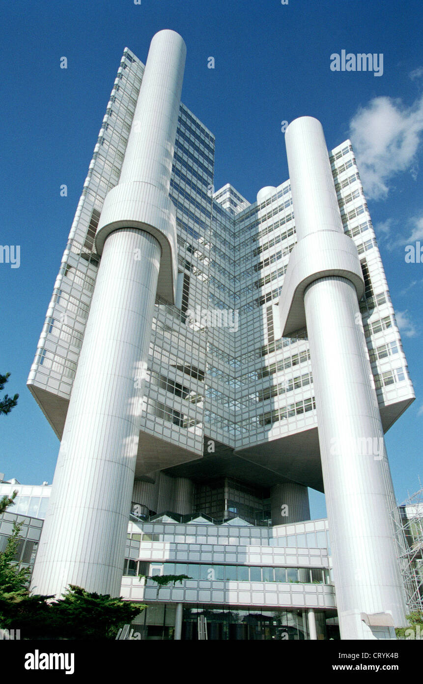 The modern administration building of the HypoVereinsbank Stock Photo ...
