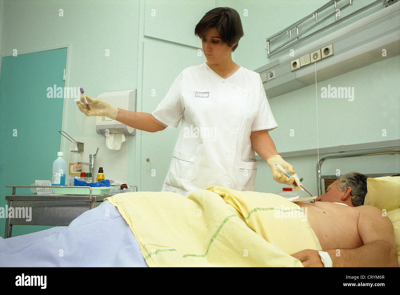 Blood draw man senior hi-res stock photography and images - Alamy
