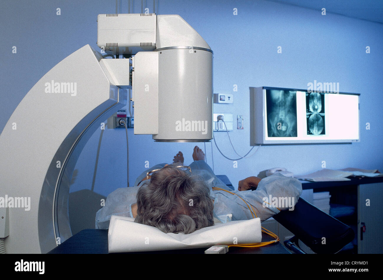 Lithotripsy hi-res stock photography and images - Alamy