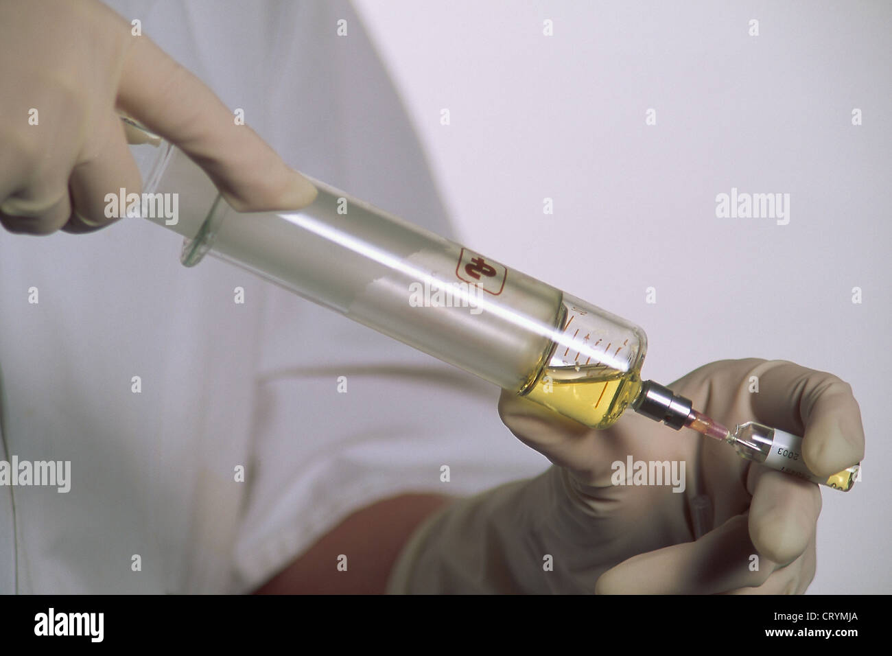 Cancer therapy syringes hi-res stock photography and images - Alamy