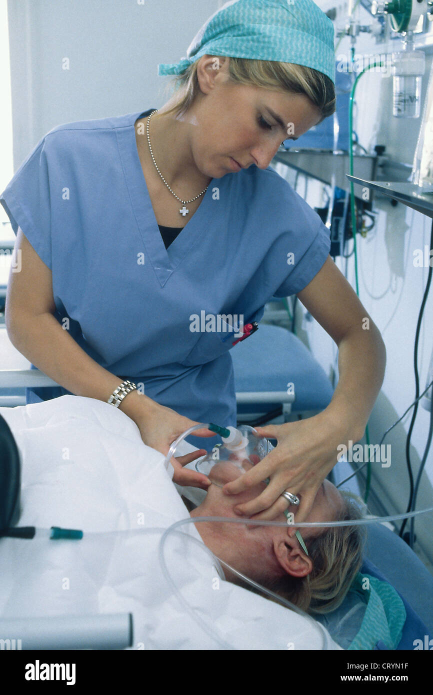 Analgesia nurse hi-res stock photography and images - Alamy