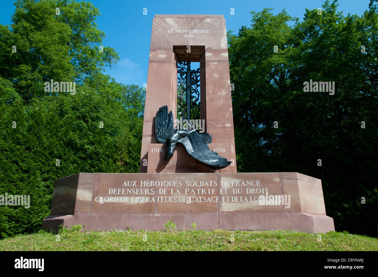 Heroic soldiers hi-res stock photography and images - Alamy
