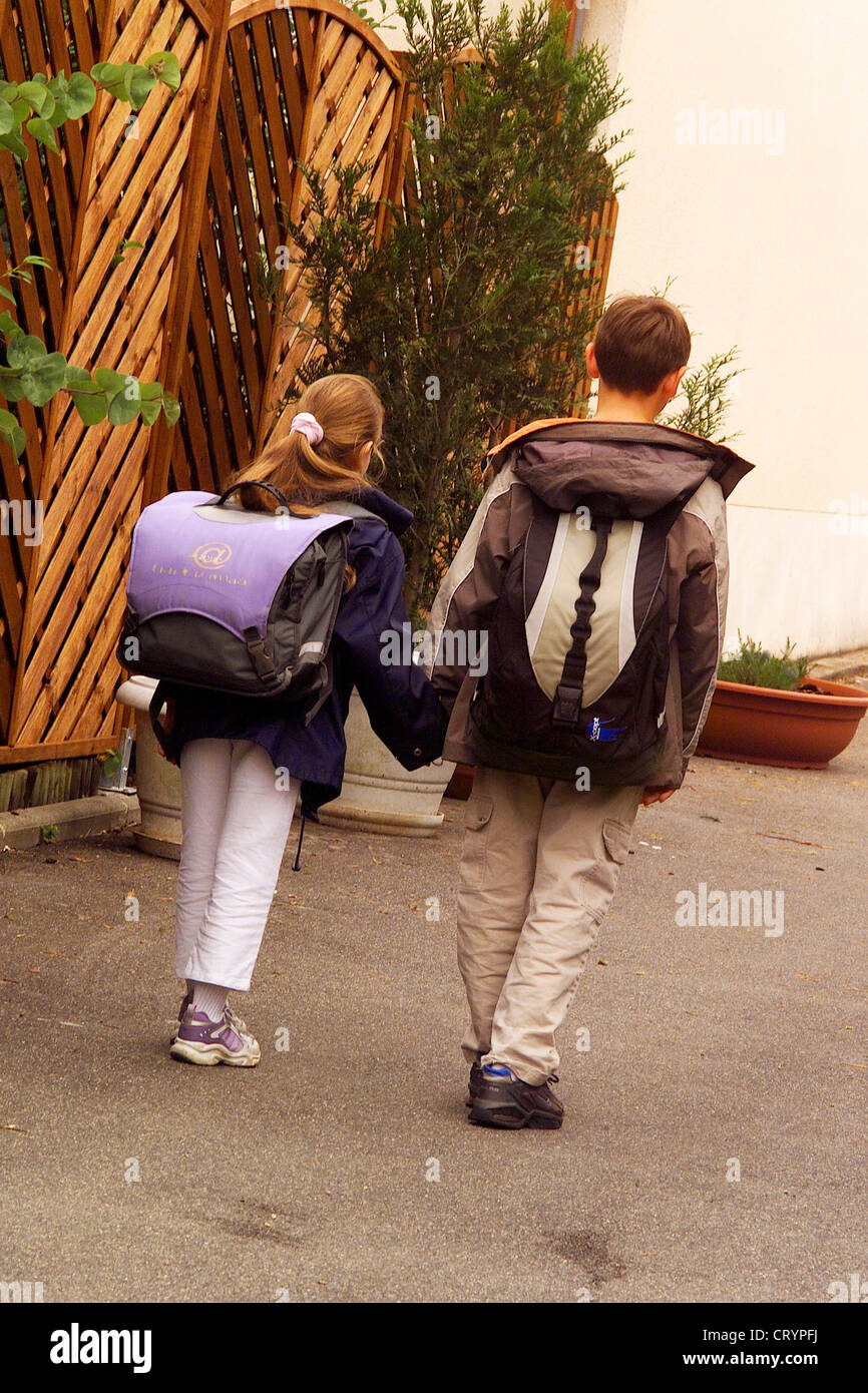 Students exiting school hi-res stock photography and images - Alamy