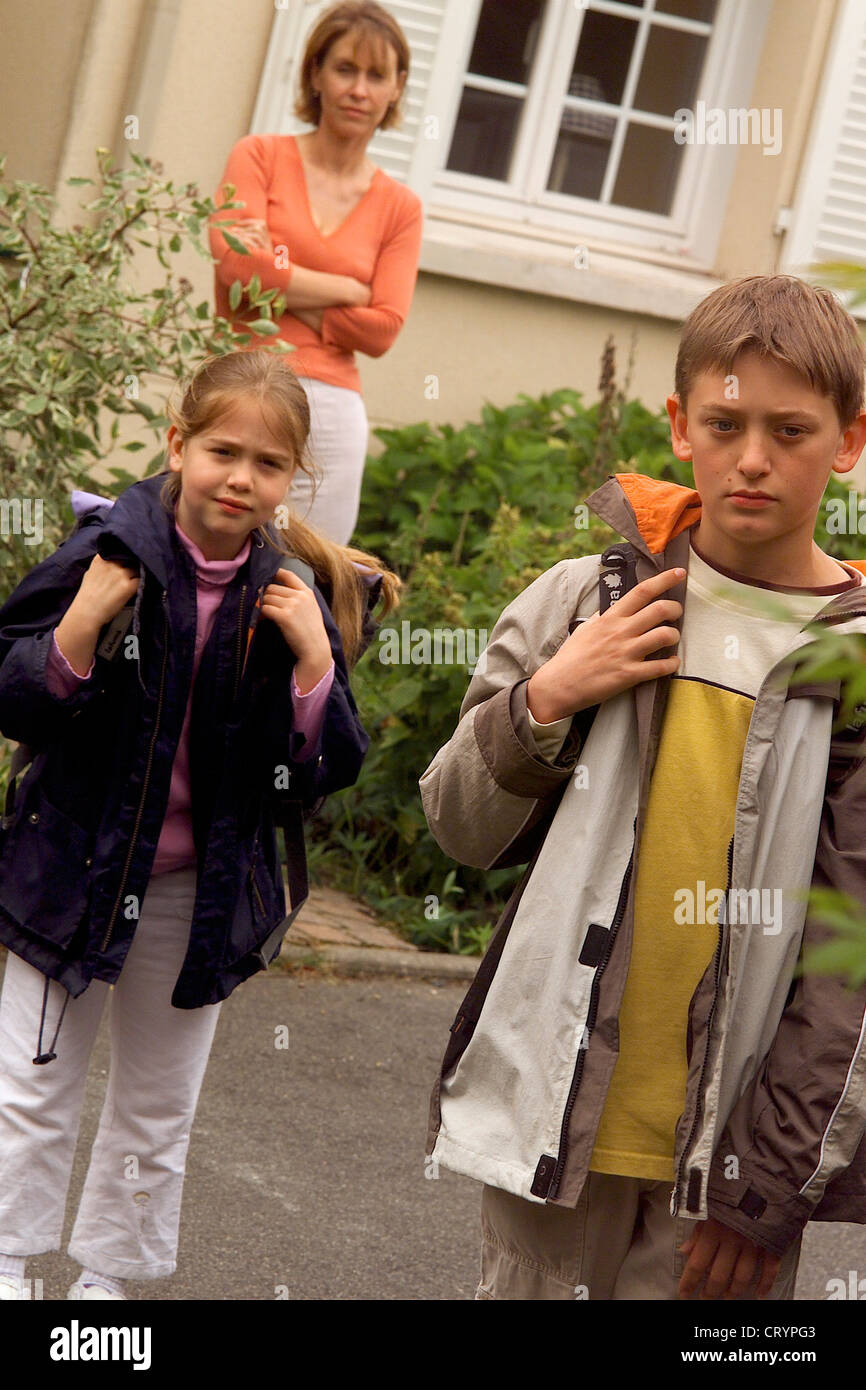Students exiting school hi-res stock photography and images - Alamy