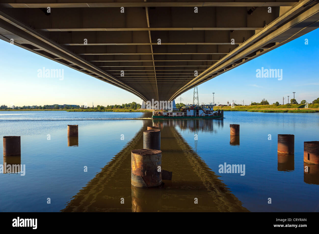 Tugboat bridge hi-res stock photography and images - Alamy