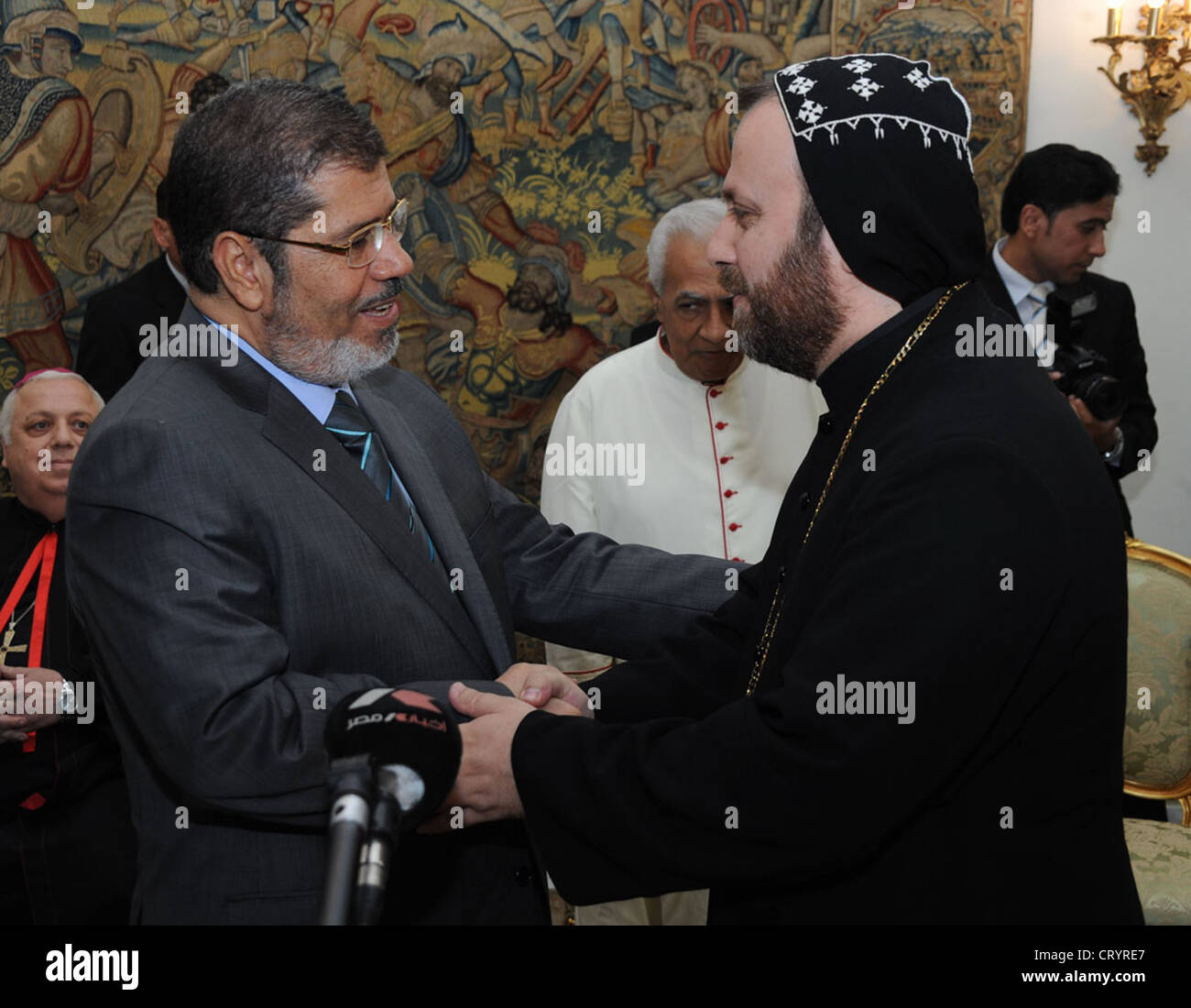 Egypt's President-elect Morsi meets with key Egyptian Christian leaders ...