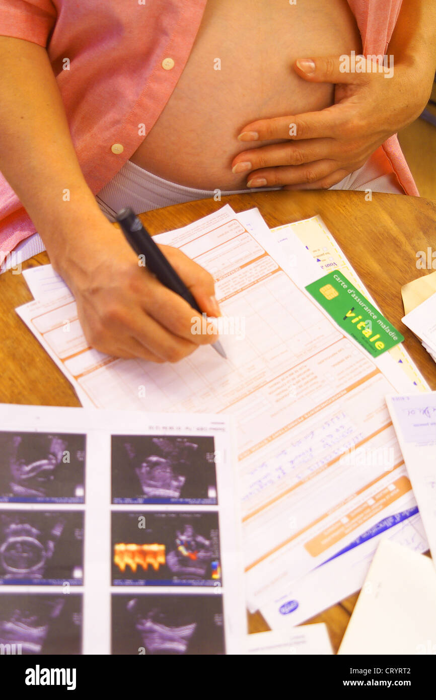 PREGNANT WOMAN, MEDICAL RECORD Stock Photo - Alamy