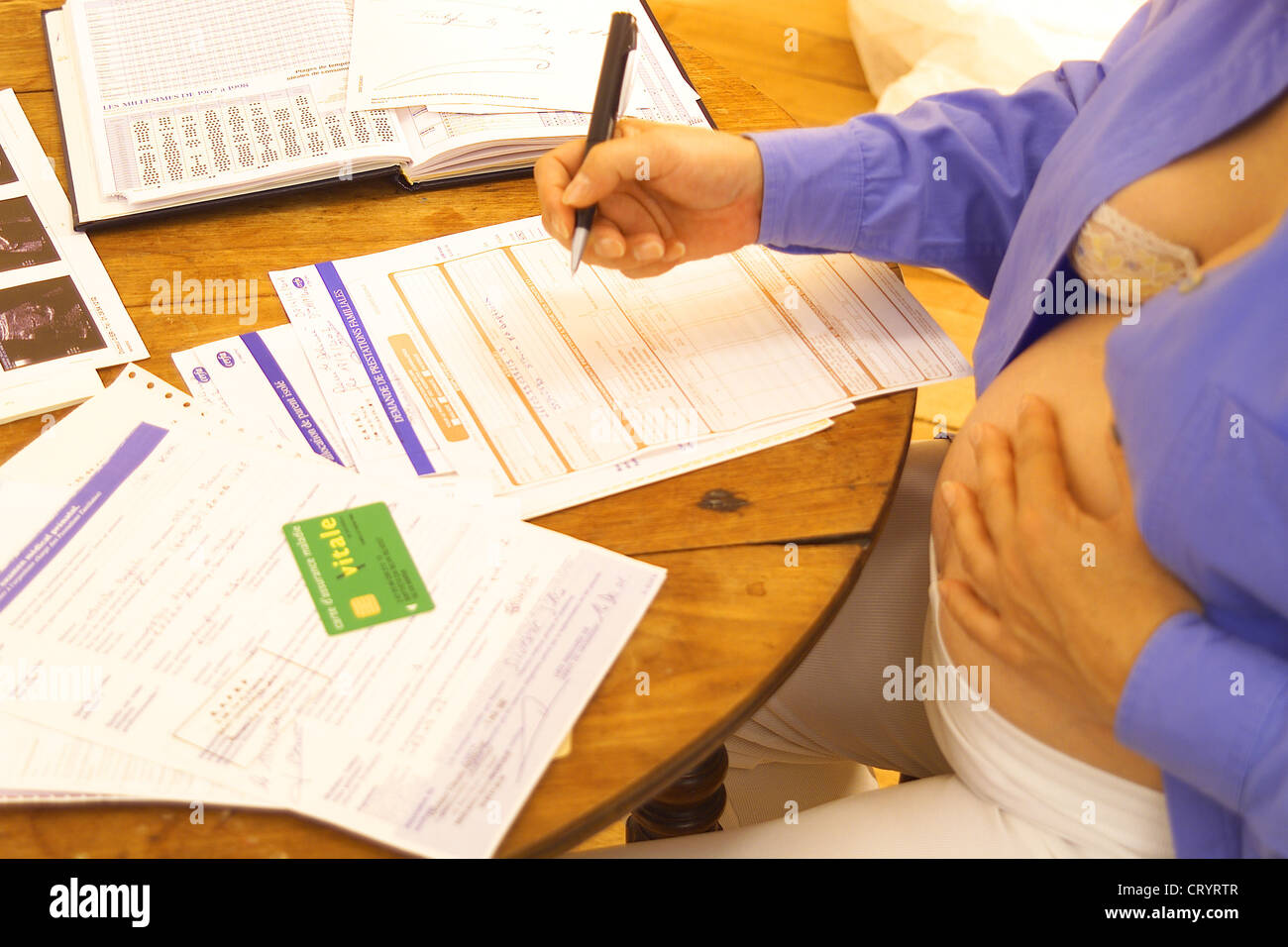 PREGNANT WOMAN, MEDICAL RECORD Stock Photo - Alamy