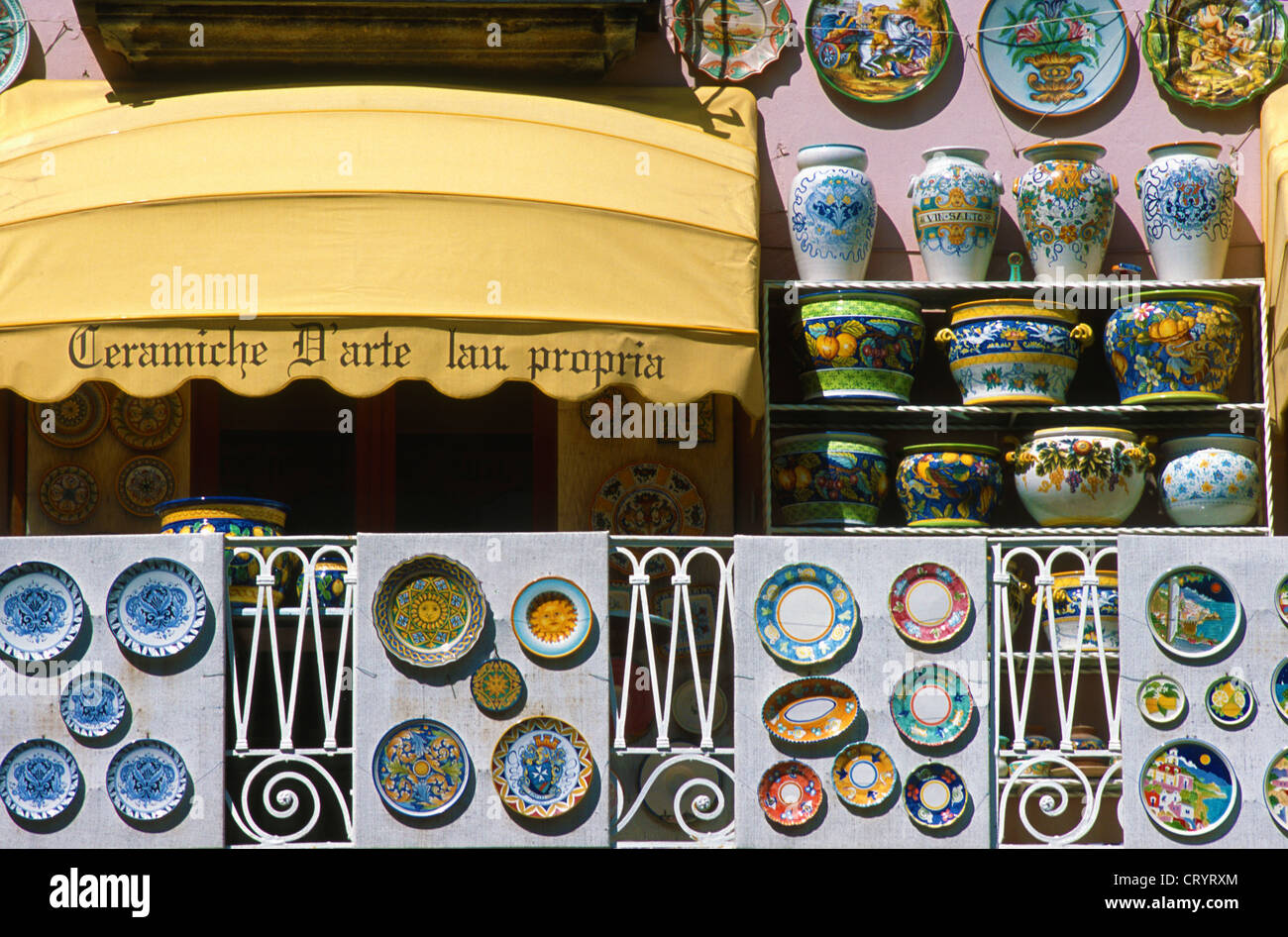 Ceramics campania shop hi-res stock photography and images - Alamy