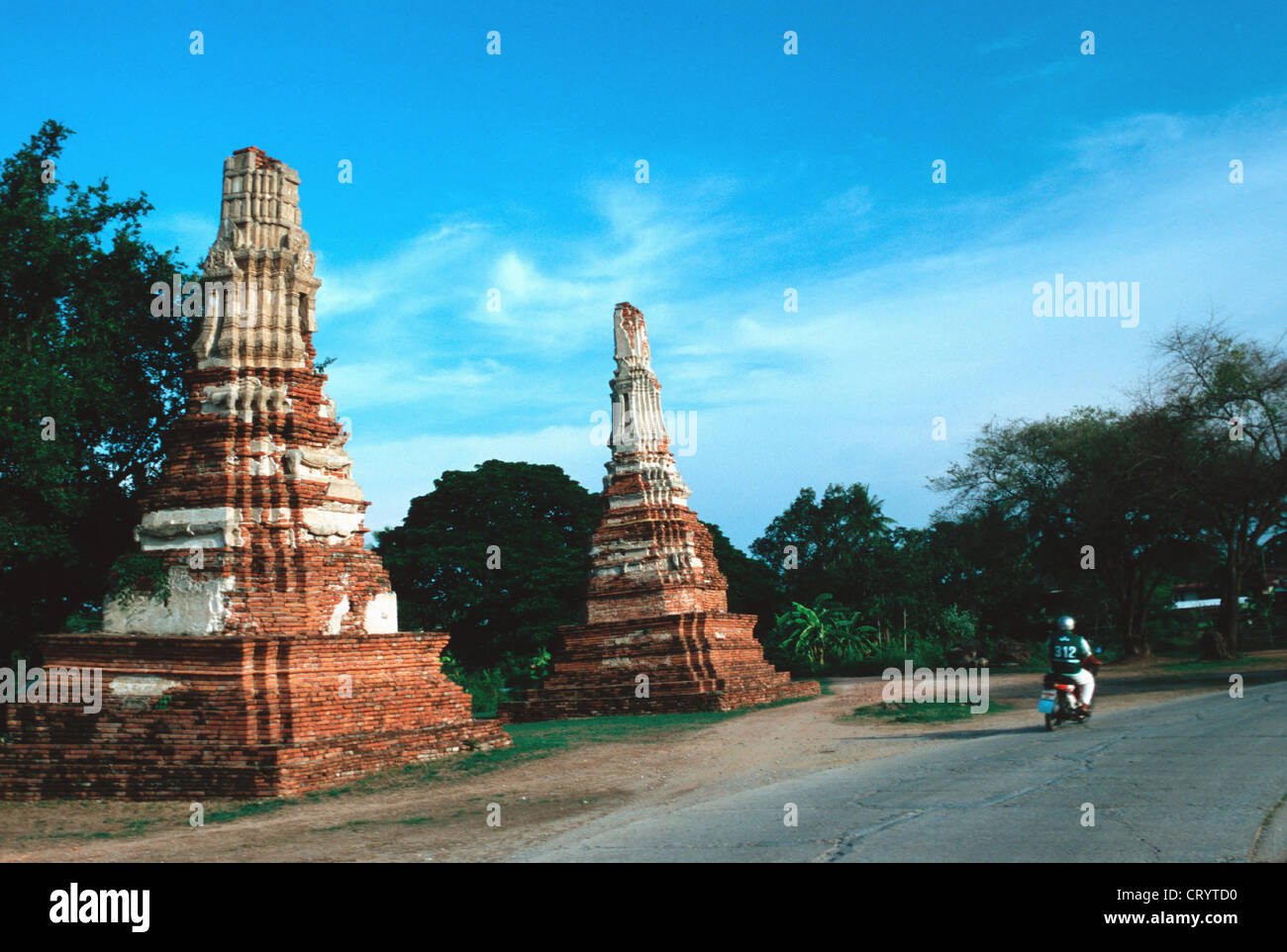 Roadside temples hi-res stock photography and images - Alamy