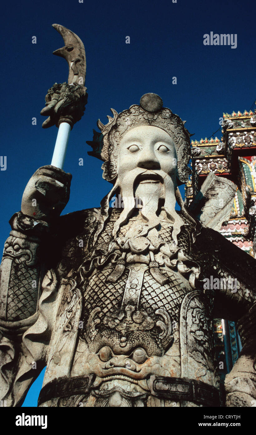 Waechter figure in Wat Po Temple Stock Photo - Alamy