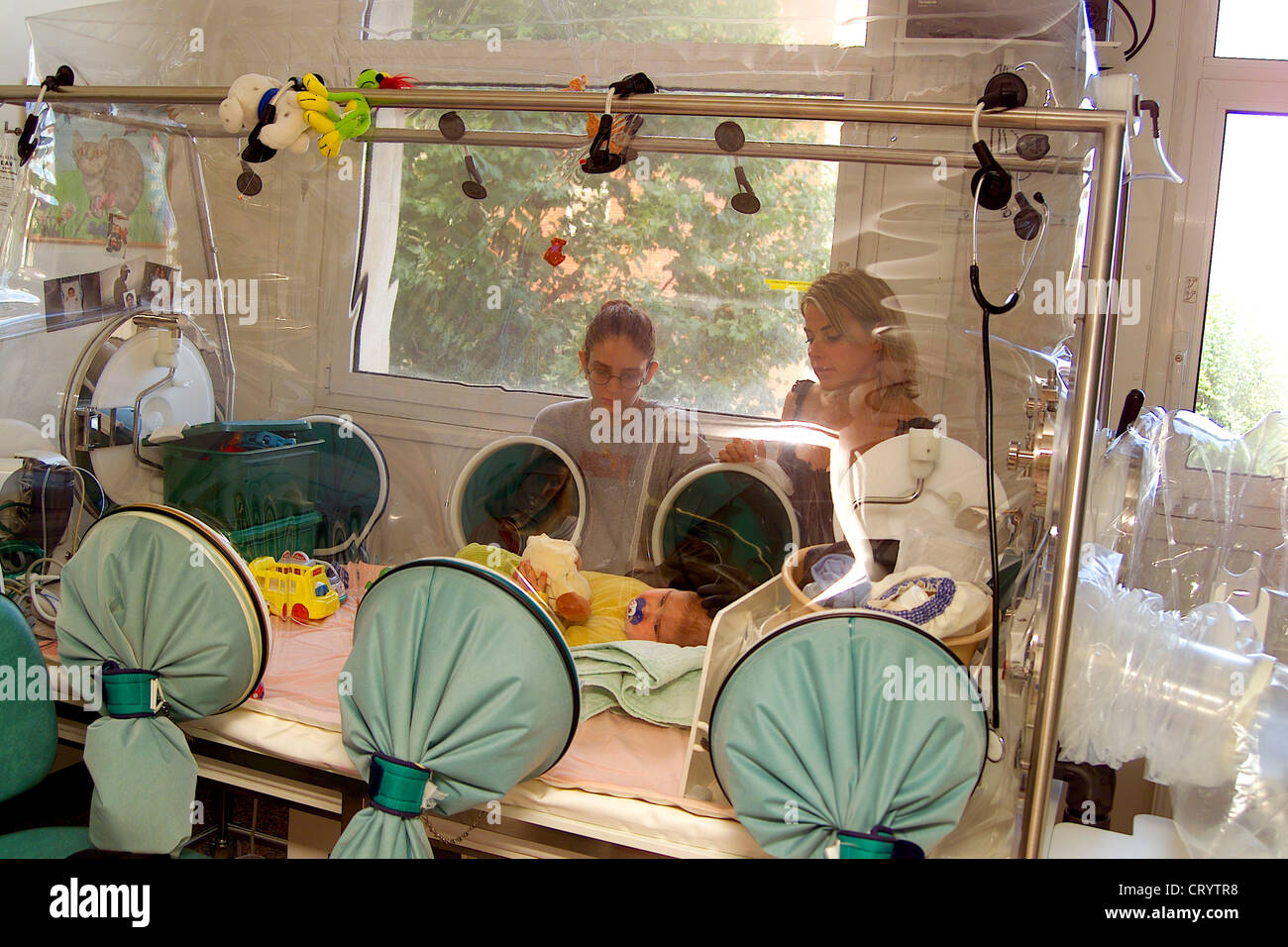 Children with immune deficiency hi-res stock photography and images - Alamy