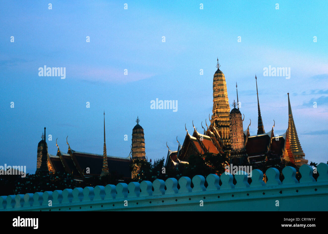 View over the wall of Wat Phra Kaeo Stock Photo - Alamy