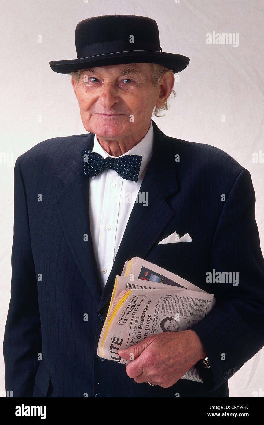 PORTRAIT OF A MAN + 65 YEARS OLD Stock Photo - Alamy