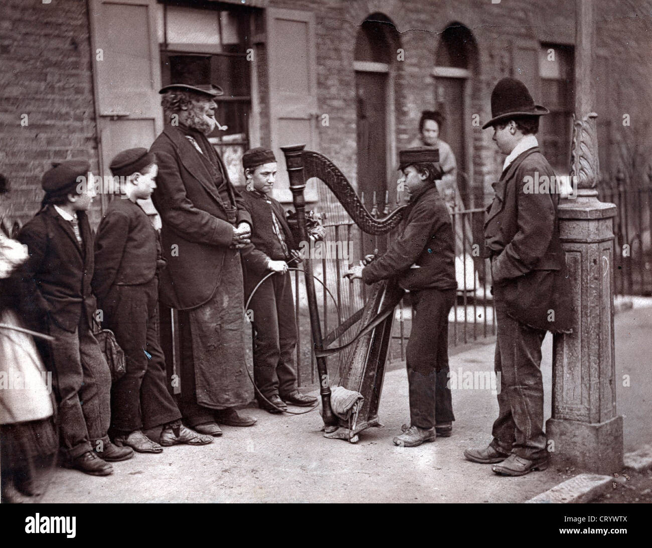 London street life victorian hi-res stock photography and images - Alamy