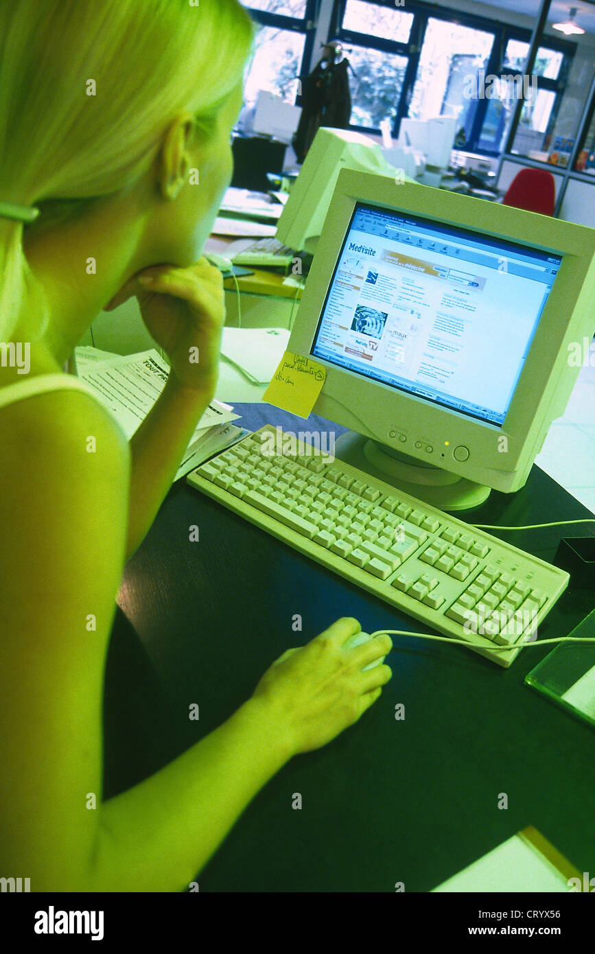 Desk inside green woman working hi-res stock photography and images - Alamy