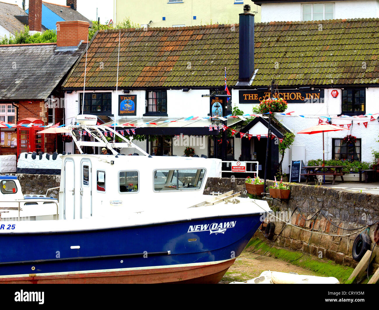 The Anchor Inn, Cockwood harbour Stock Photo - Alamy