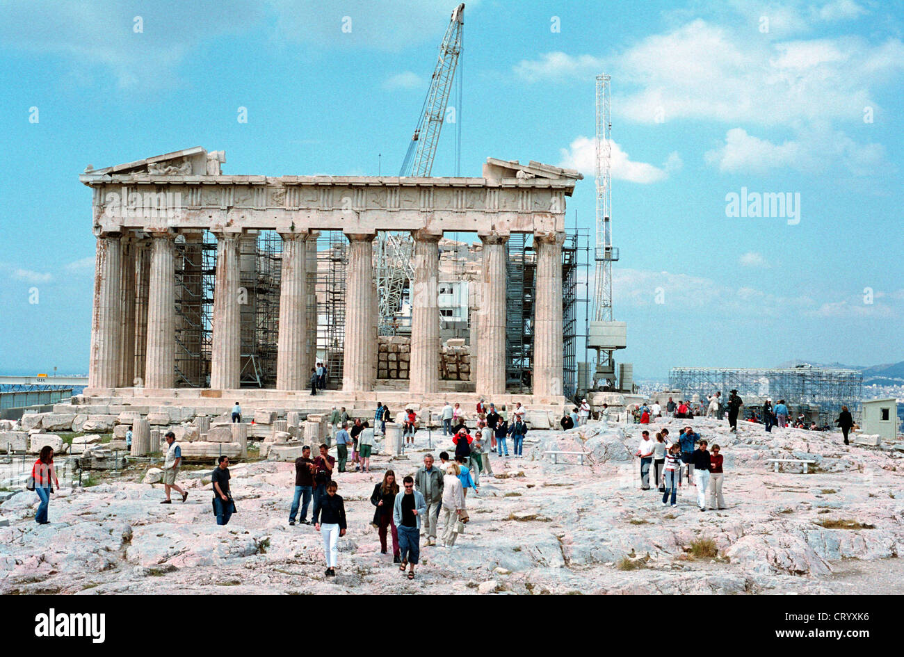 Tourists visiting parthenon temple hi-res stock photography and images ...