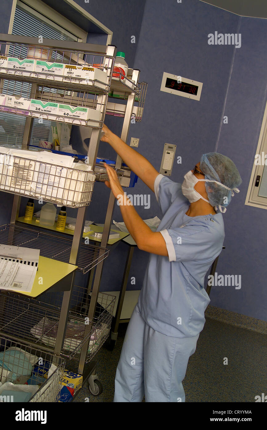 NURSE WITH EQUIPMENT Stock Photo - Alamy