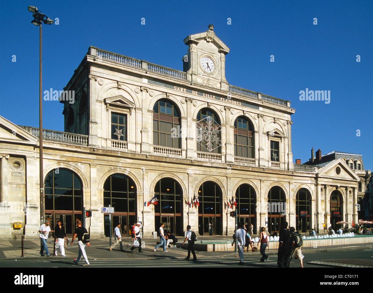 Gare lille flandres train station hi-res stock photography and images ...