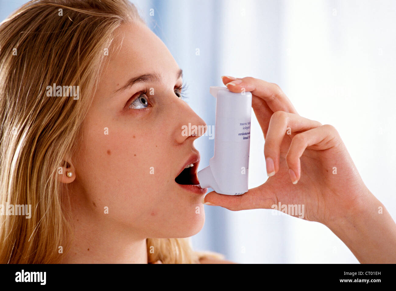 ASTHMA TREATMENT, WOMAN Stock Photo - Alamy