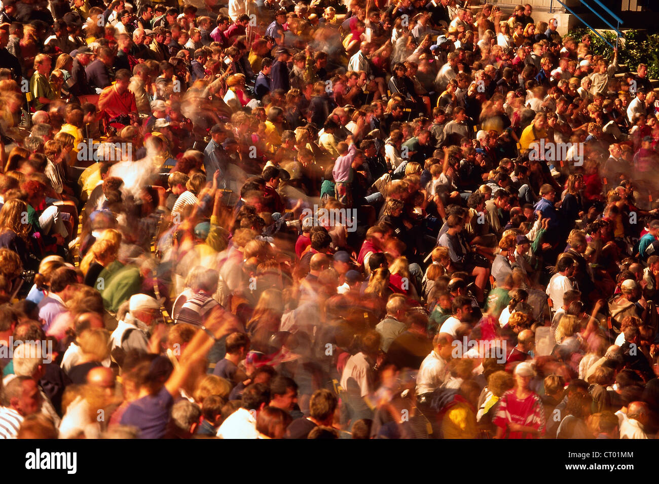 Crowd psychology hi-res stock photography and images - Alamy