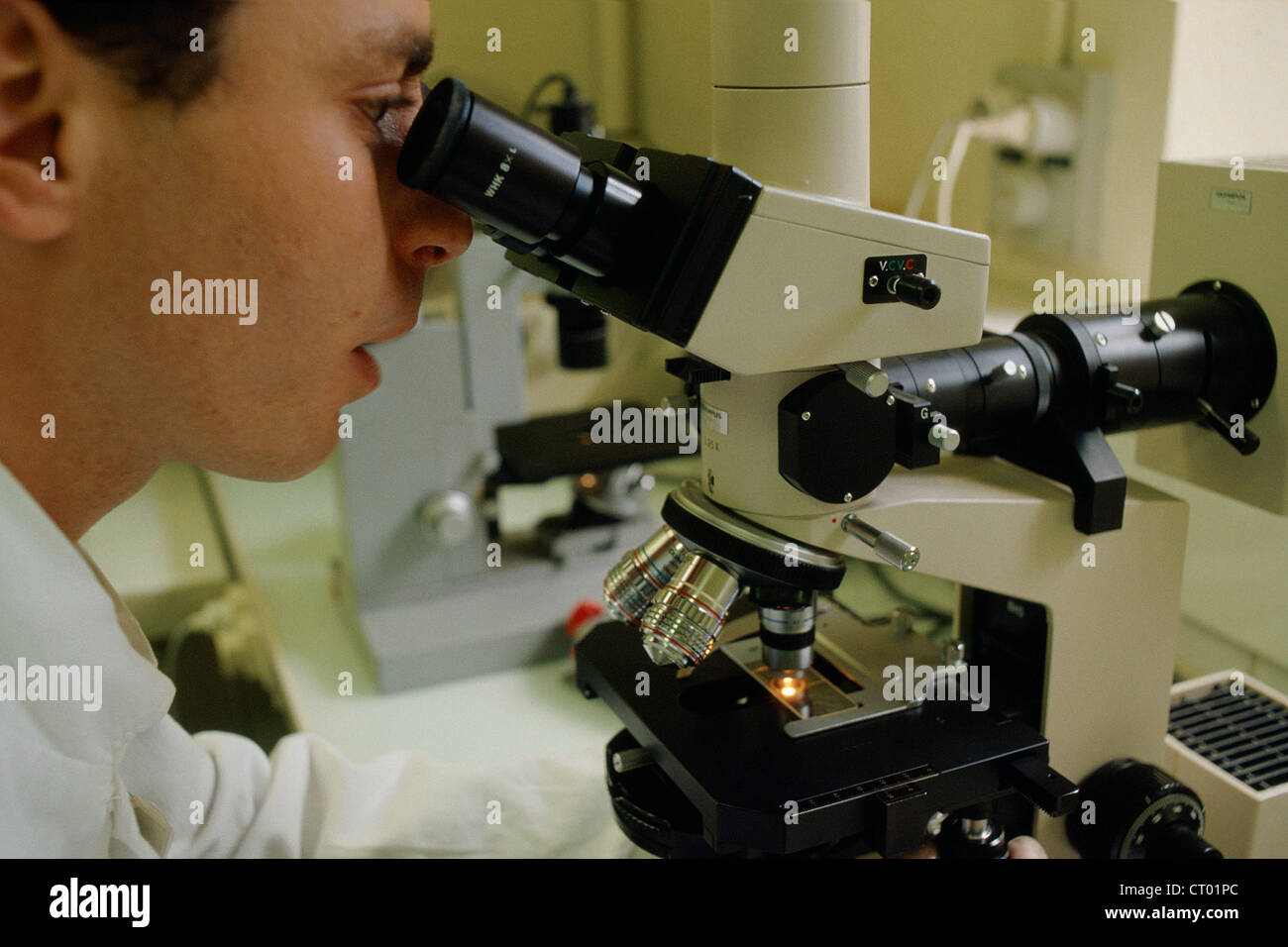 Microscopes slides hi-res stock photography and images - Alamy
