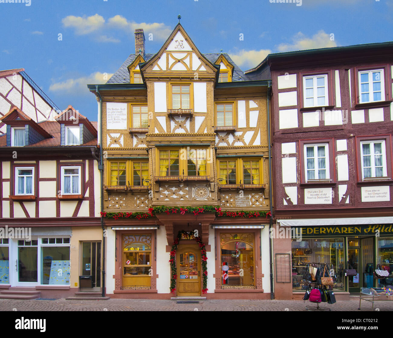 Old fashioned shop front fronts hi-res stock photography and images - Alamy