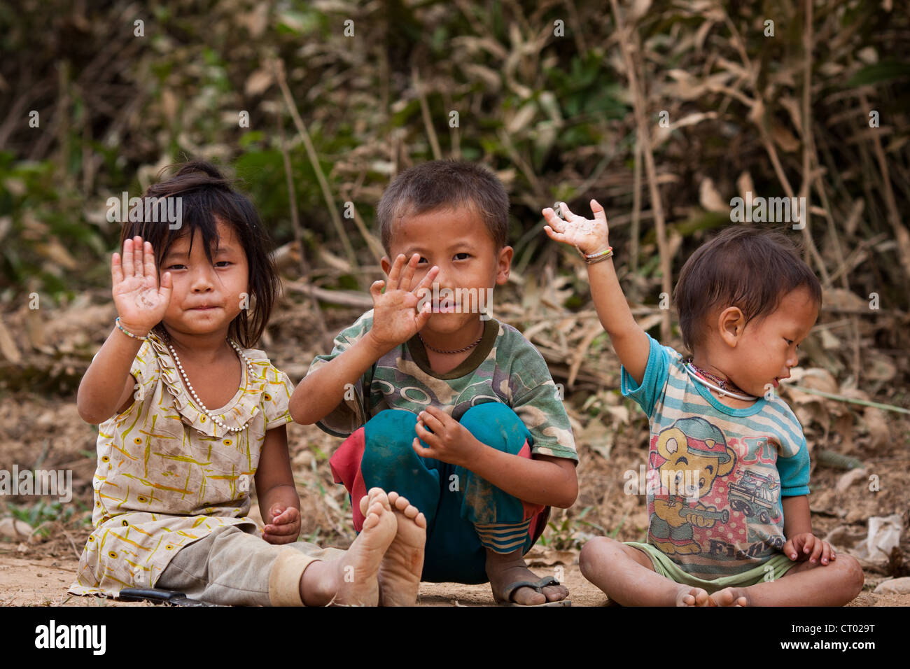 Poor asian kids hi-res stock photography and images - Alamy